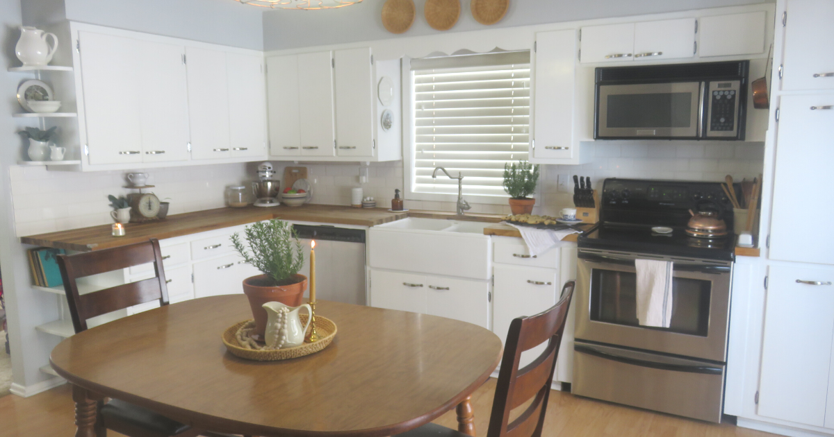 Creating a Cozy & Inviting Winter Kitchen - Davee Kilian